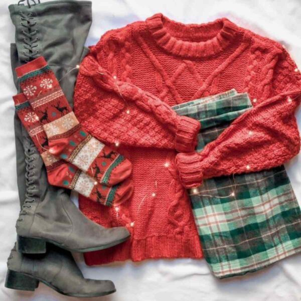 55 Trendy Christmas Outfits for Teenage Girl - momma teen