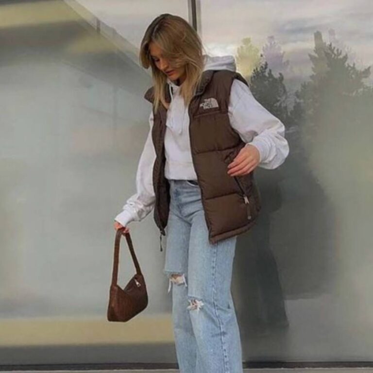 37 Cute Winter Outfits for School When It's Freezing Out - momma teen