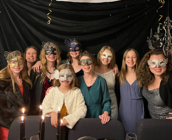 21 BEST Murder Mystery Party for Teens - momma teen