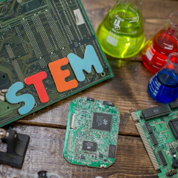 Science Gifts for Teens 31 STEM Ideas - momma teen